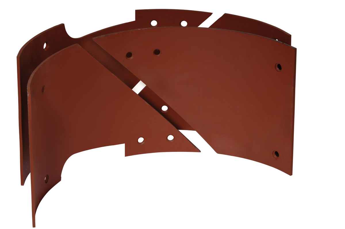 Wear plate 6mm Hardox small outlet in the middle — Viapex GmbH